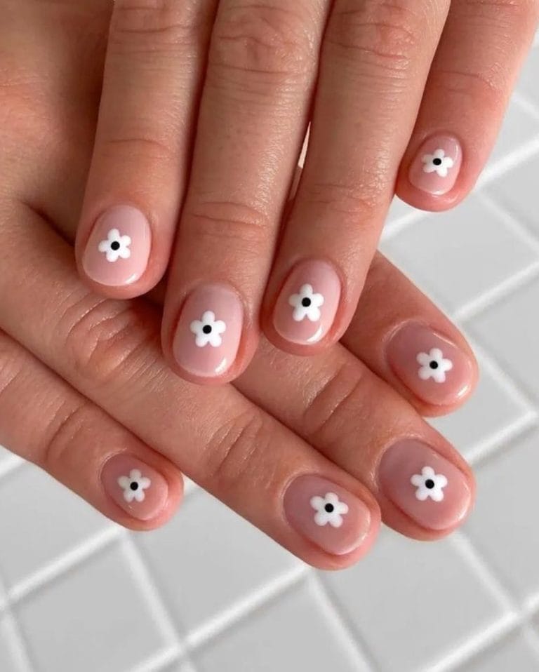28 Cute Short Spring Nail Designs for Every Occasion - Lux Luna
