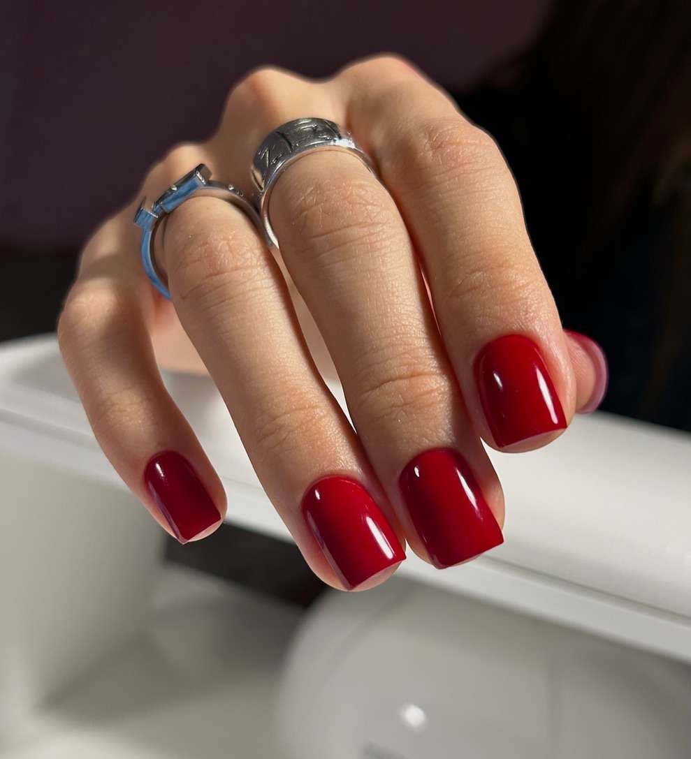 22 Red Nail Ideas to Unleash Your Inner Siren This Spring - Lux Luna